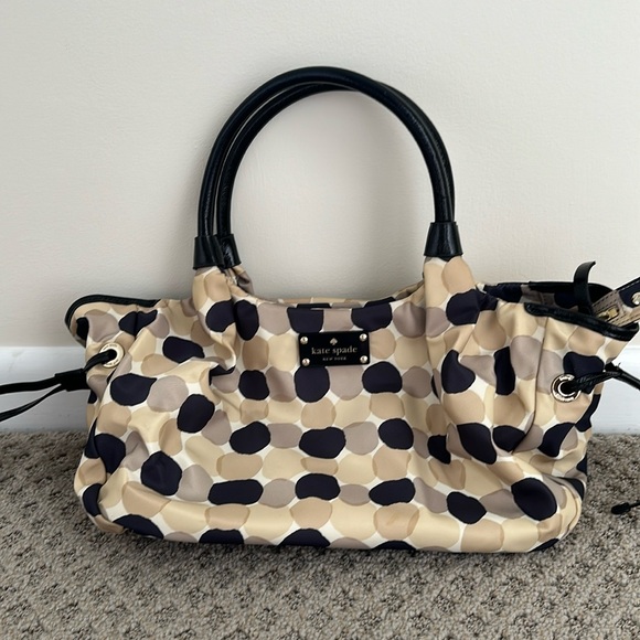 kate spade | Bags | Kate Spade Medium Zipper Tote Black And Neutral ...